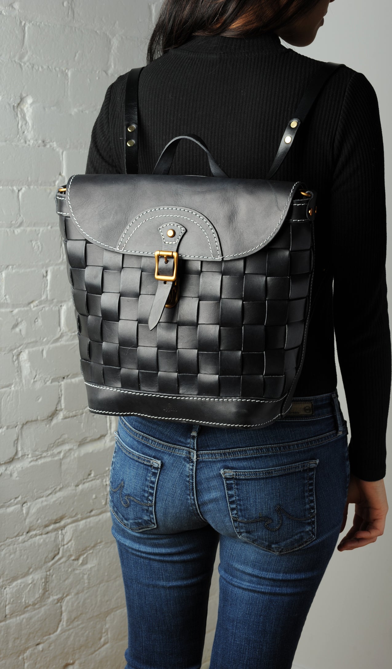 Venture Convertible Backpack - Black – Uppdoo Design Studio
