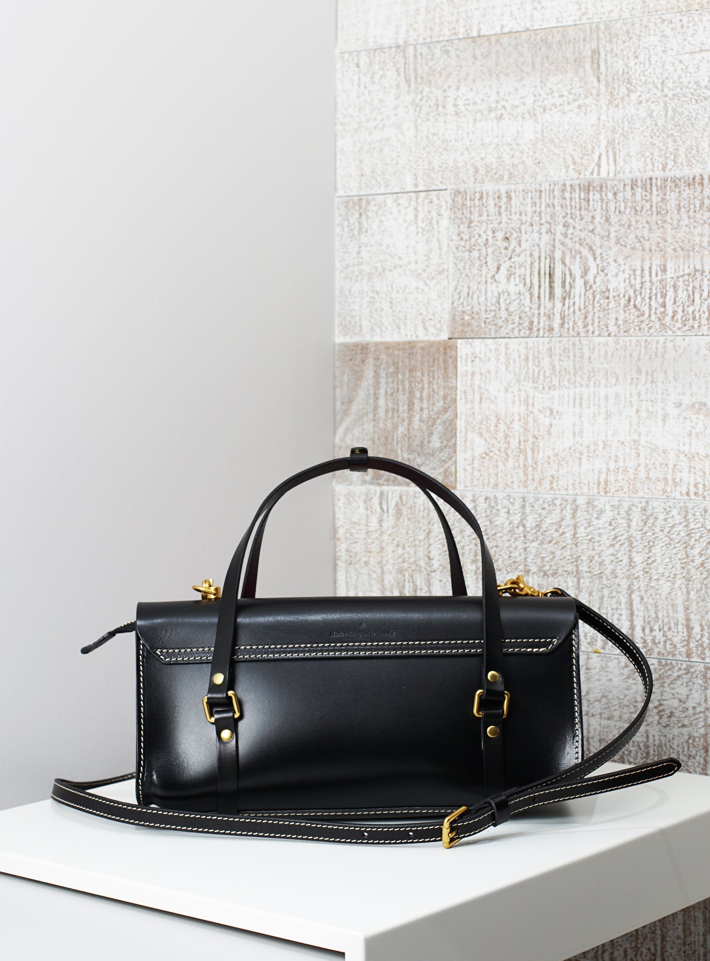 Vive 2.0 Classic Baguette Satchel- Black – Uppdoo Design Studio