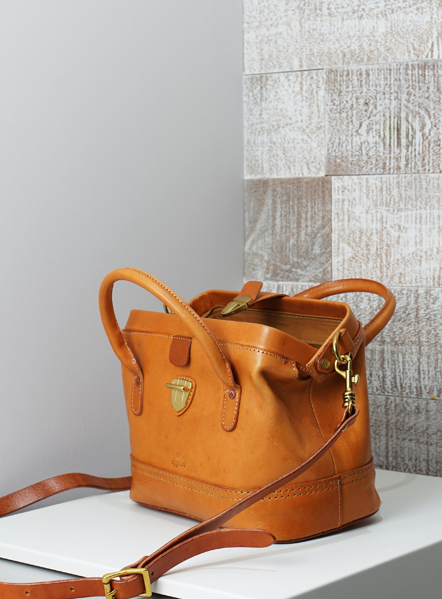 Wonder 'XL' Vintage Top-handle Satchel - Tan – Uppdoo Design Studio